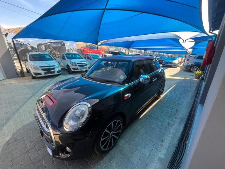 2015 MINI Hatch Cooper S Hatch 3-Door – Rifle Range Car Sales