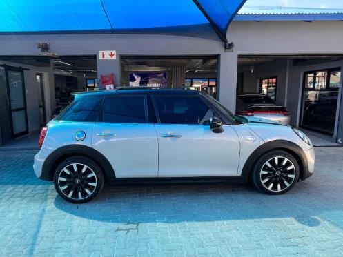 2019 MINI Hatch Cooper S Hatch 5-Door Auto – Rifle Range Car Sales