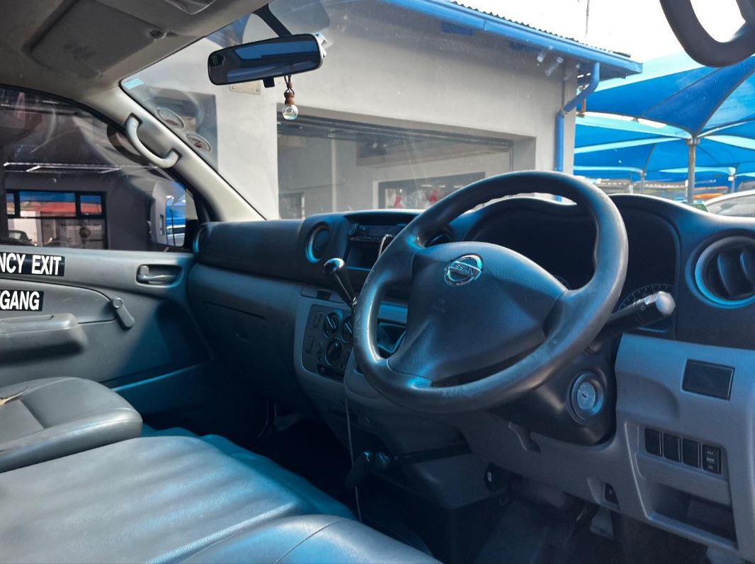 2017 Nissan NV350 Impendulo 2.5i 16-seater (Aircon) – Rifle Range Car Sales