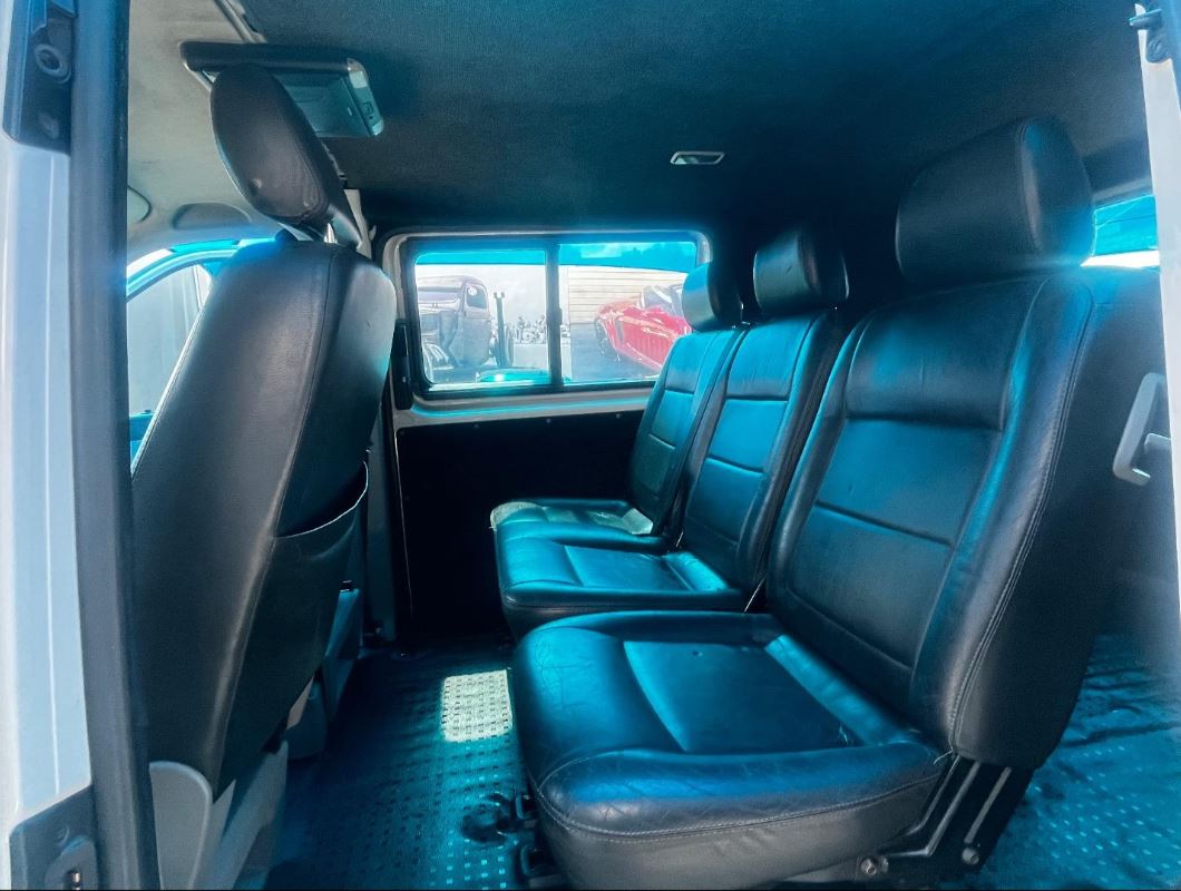 2010 Volkswagen Transporter 2.0BiTDI Crew Bus SWB – Rifle Range Car Sales